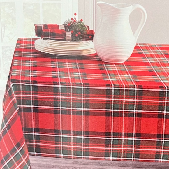 Robert Stanley | Kitchen | Christmas Plaid Tablecloth 6in X 84in | Poshmark